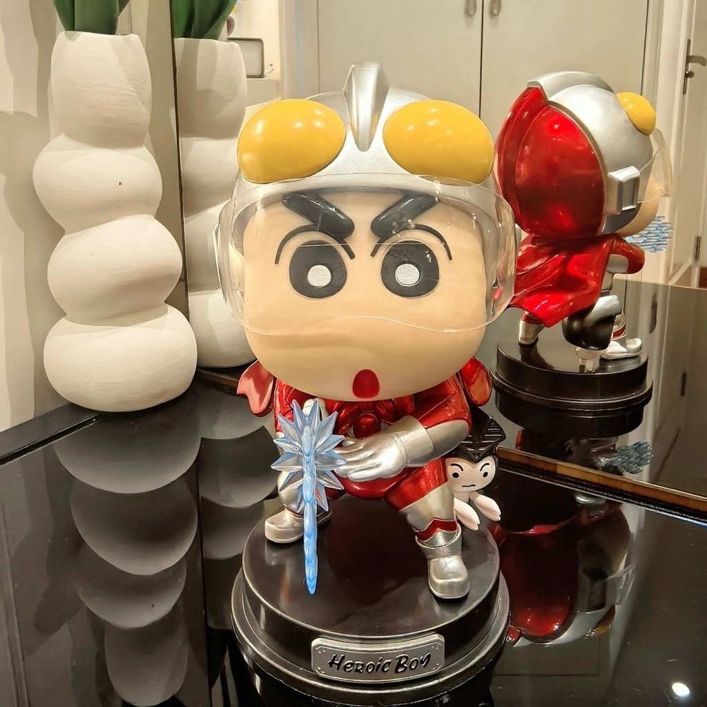 2025 Ultraman Crayón Shin-Chan Figura Divertida Muñeca Shin-Chan Decoración De Escritorio ...